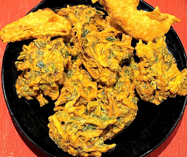 Spinach and Potato Pakora - Aroma and Essence